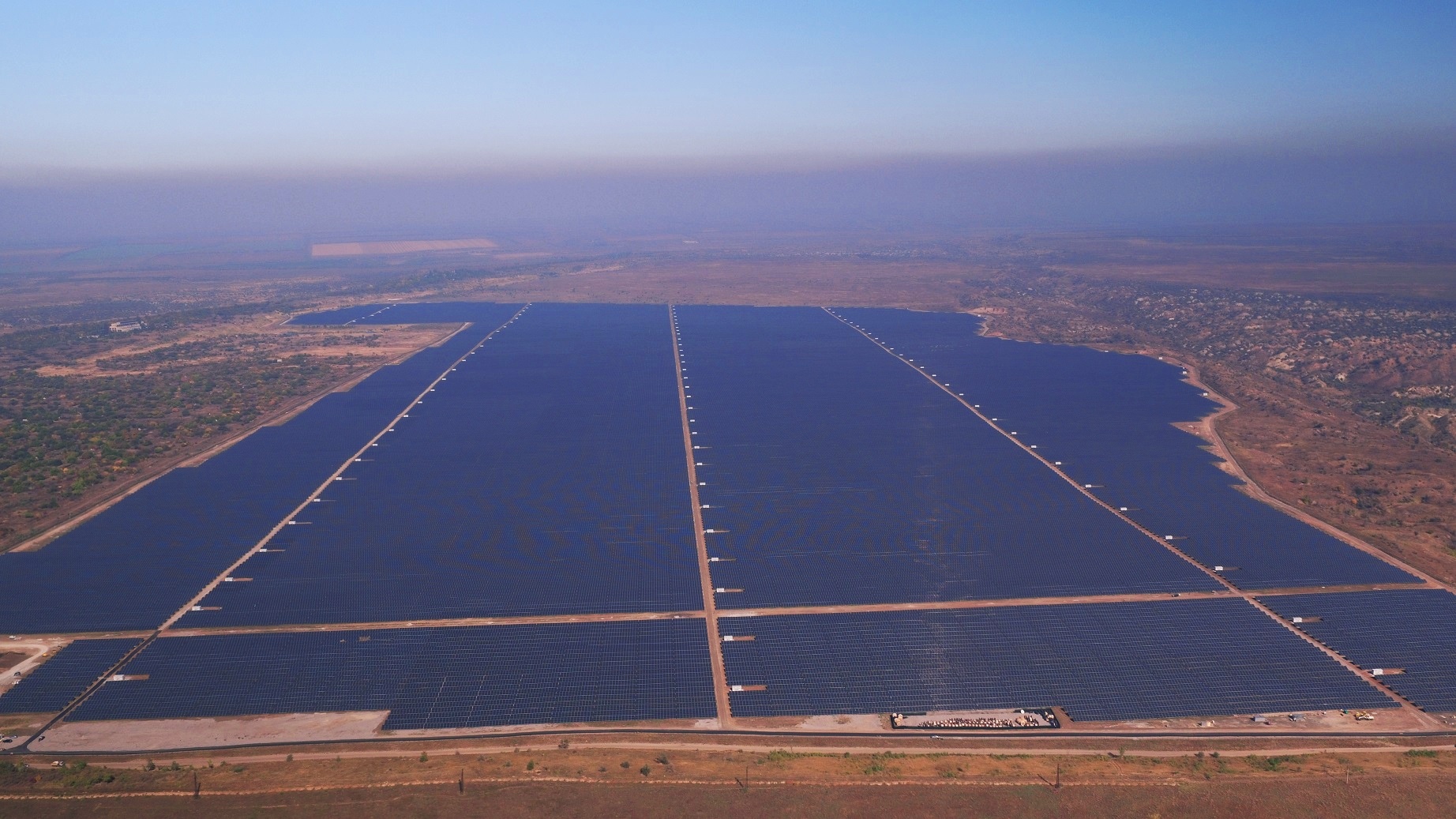 Ukrainian energy company restarts grid generation from its solar parks ...