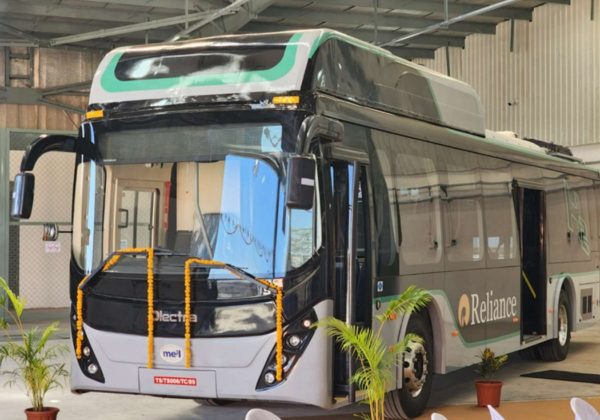 Olectra develops hydrogen bus with technology support from Reliance ...