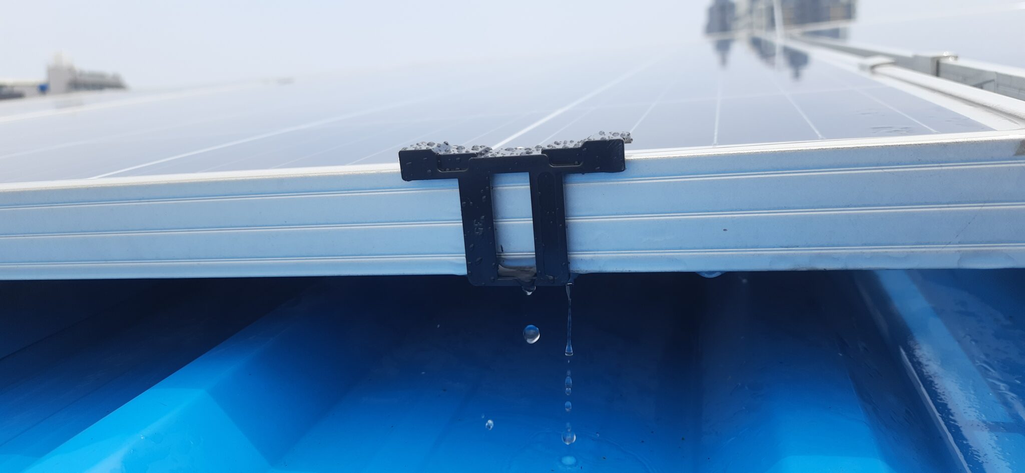 Water-draining clamp for solar panels – pv magazine India