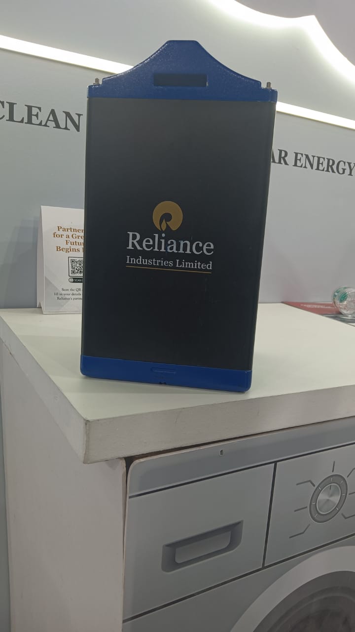 Reliance begins trials of its swappable batteries for electric vehicles ...