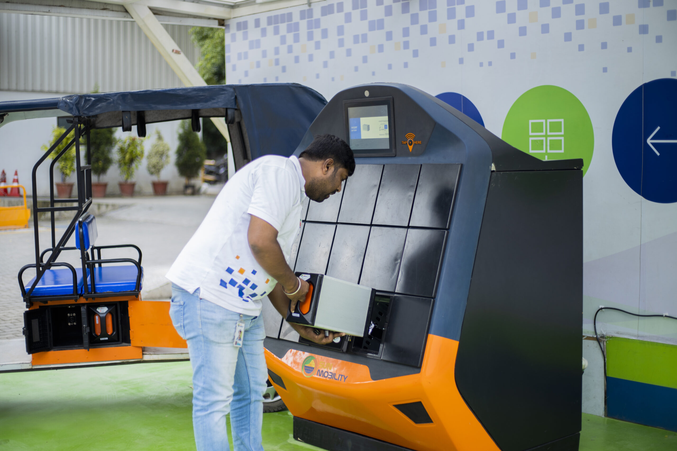 IndianOil, Sun Mobility sign battery swapping JV agreement – pv ...