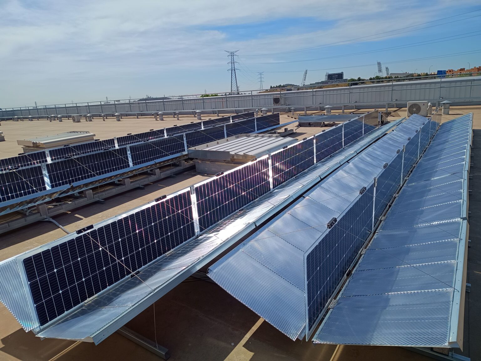 Spanish startup offers pre-assembled vertical rooftop PV systems ...