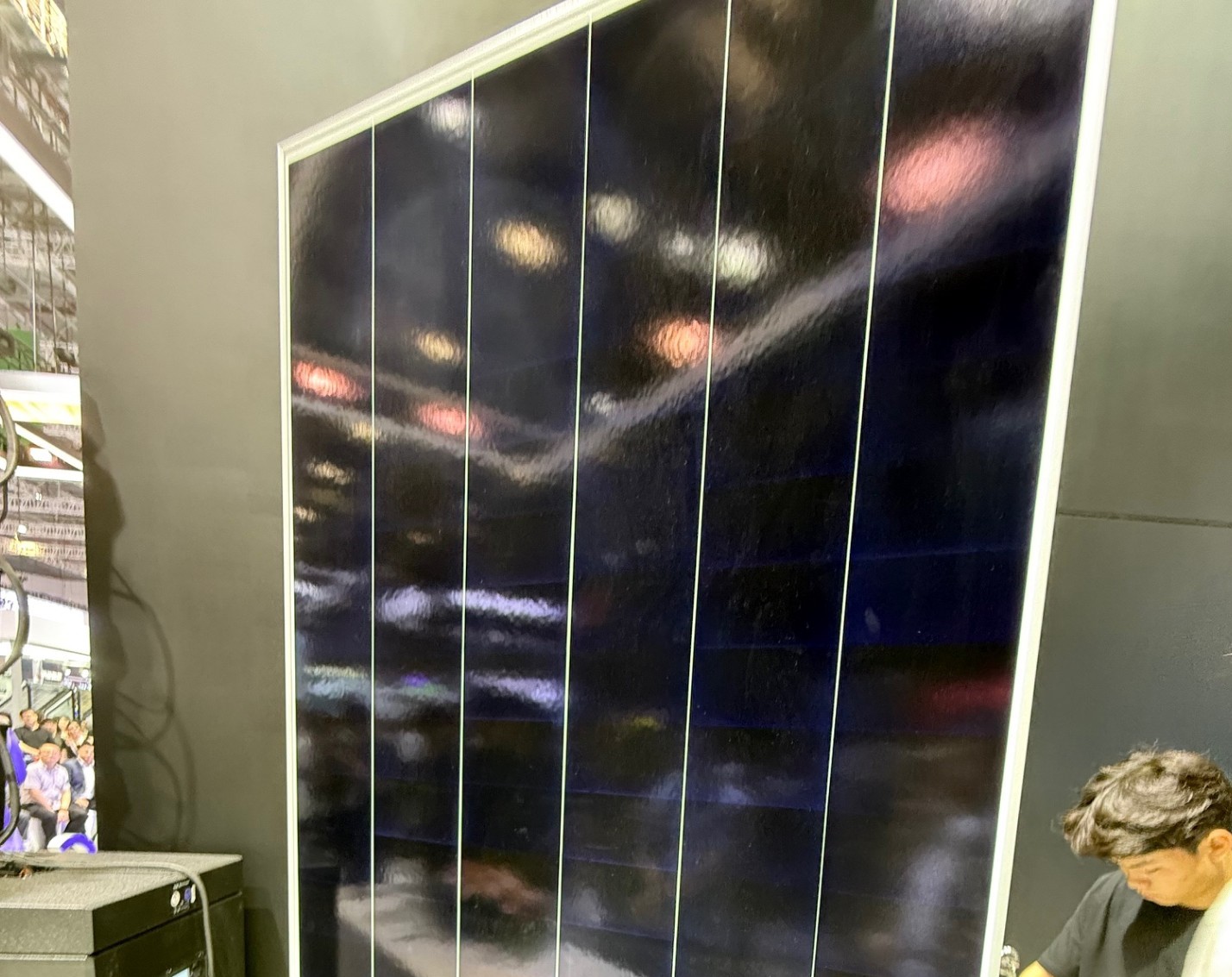 Longi unveils 700 W back-contact PV panel with world record silicon ...